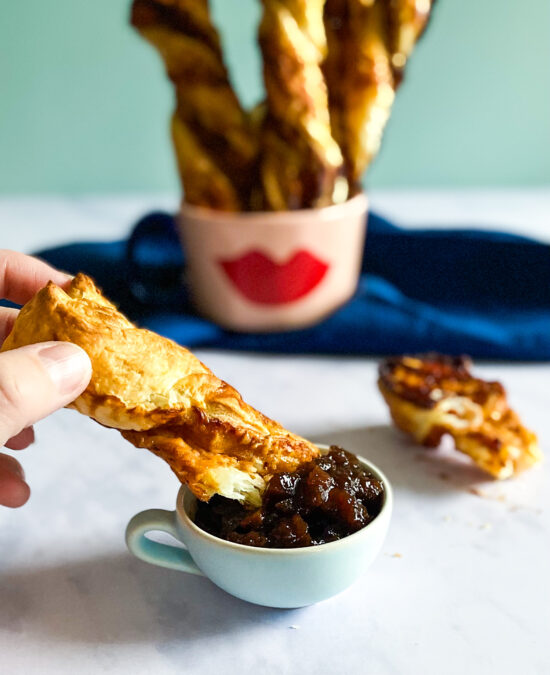 Cheddar Cheese and Marmite Twist Recipe - foodnerd4life